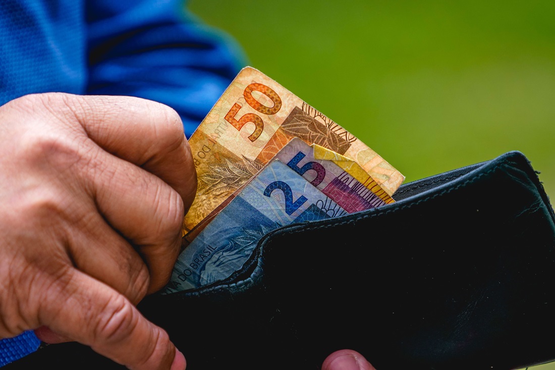 Renda média em Santa Catarina sobe 8,7% e chega a R$ 3,9 mil, aponta ...